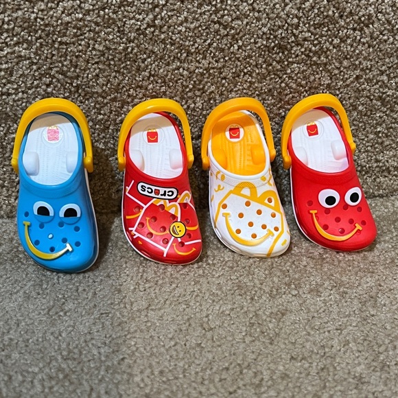 McDonald's | Toys | Mcdonalds Crocs Plastic Keychain Happy Meal Toys ...